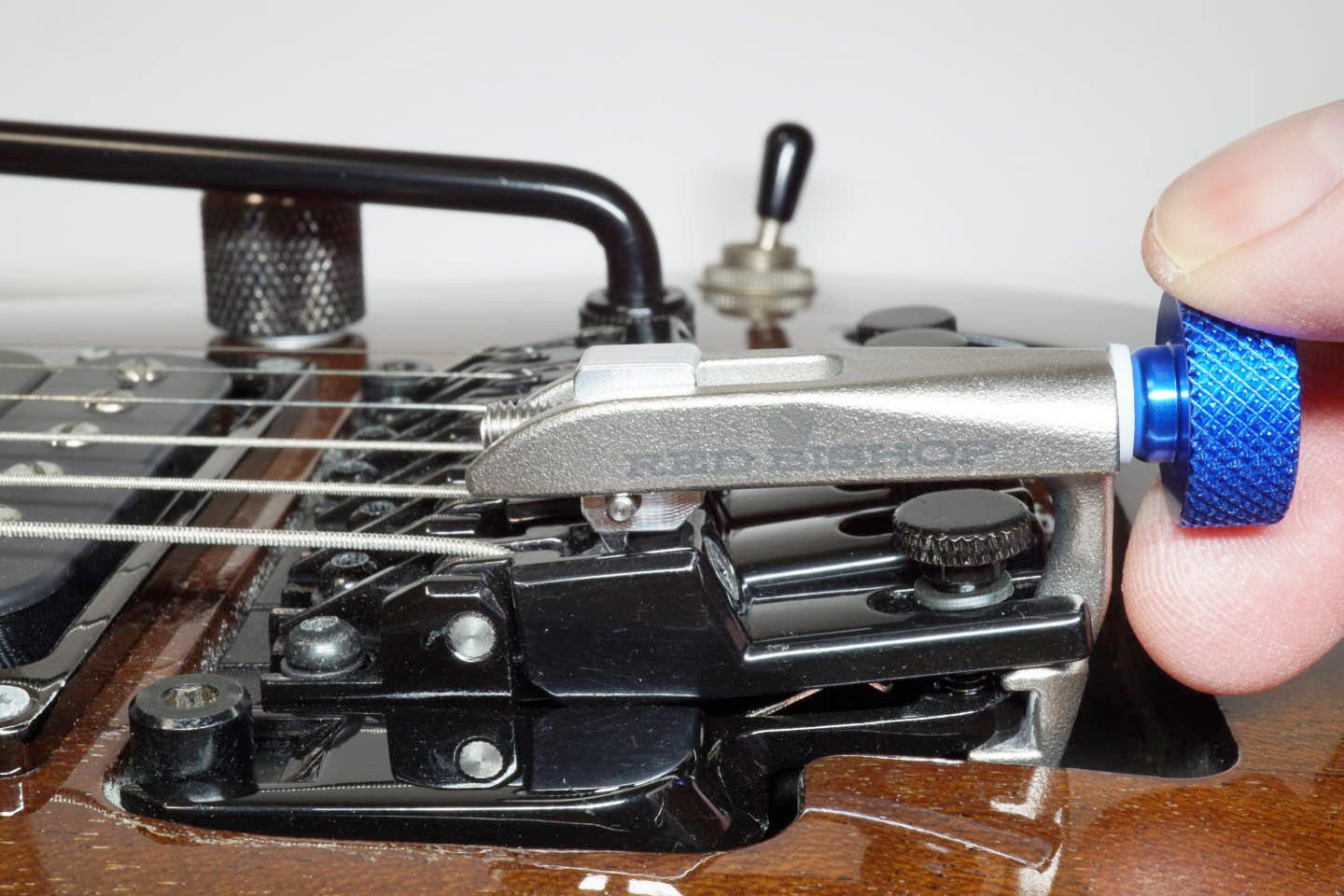 RED BISHOP ACCU-LOCATOR EZ2 (RBIA3) / Intonation adjuster for Ibanez E ...